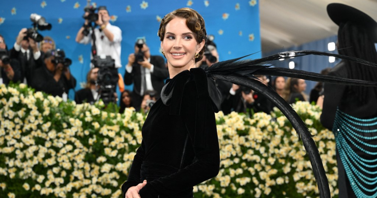Lana Del Rey soha nem látott fotót posztolt az esküvőjéről - Elle