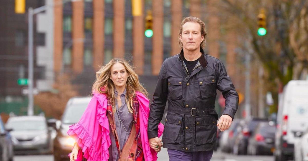 És egyszer csak...: a friss forgatási fotók teljesen összezavarták a rajongókat - Elle