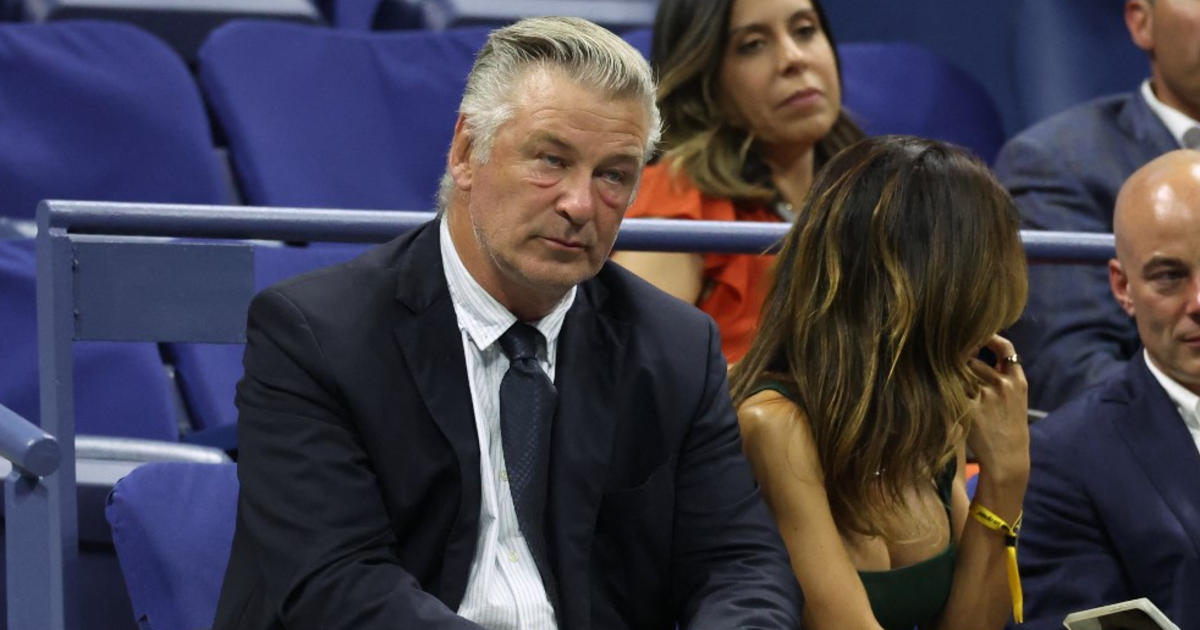 Ez a padló lesz 2026 slágere – avagy Alec Baldwin a konyhában sakkozik ...