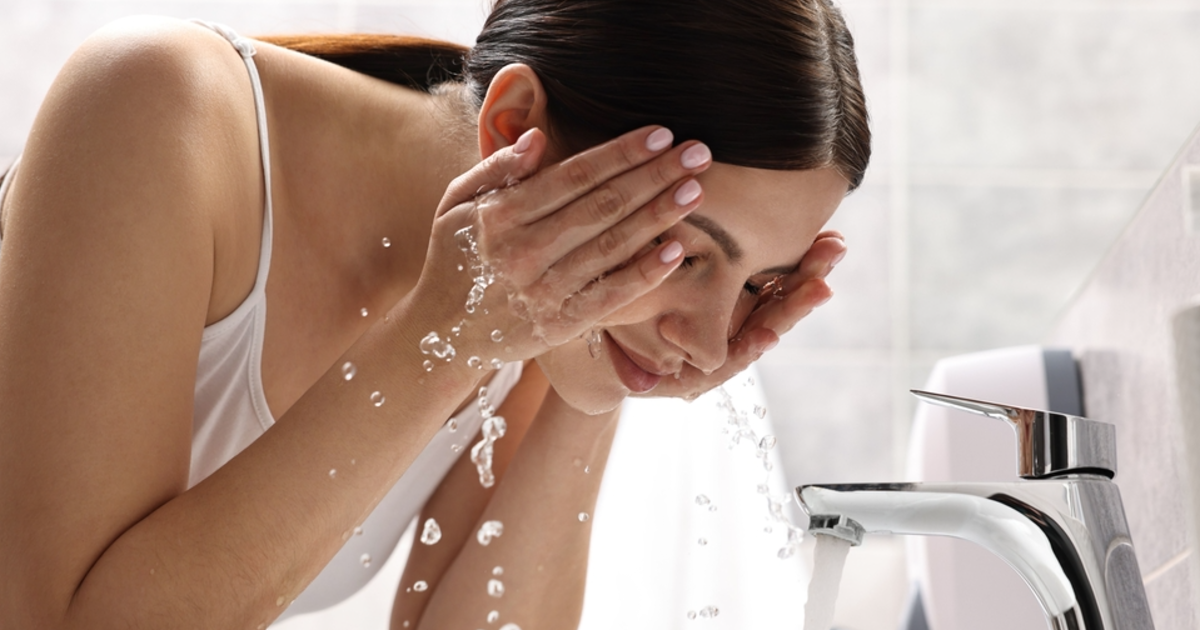 Bőrápolás: a szakértők elárulták, ilyen gyakran kell arcot mosni - Elle