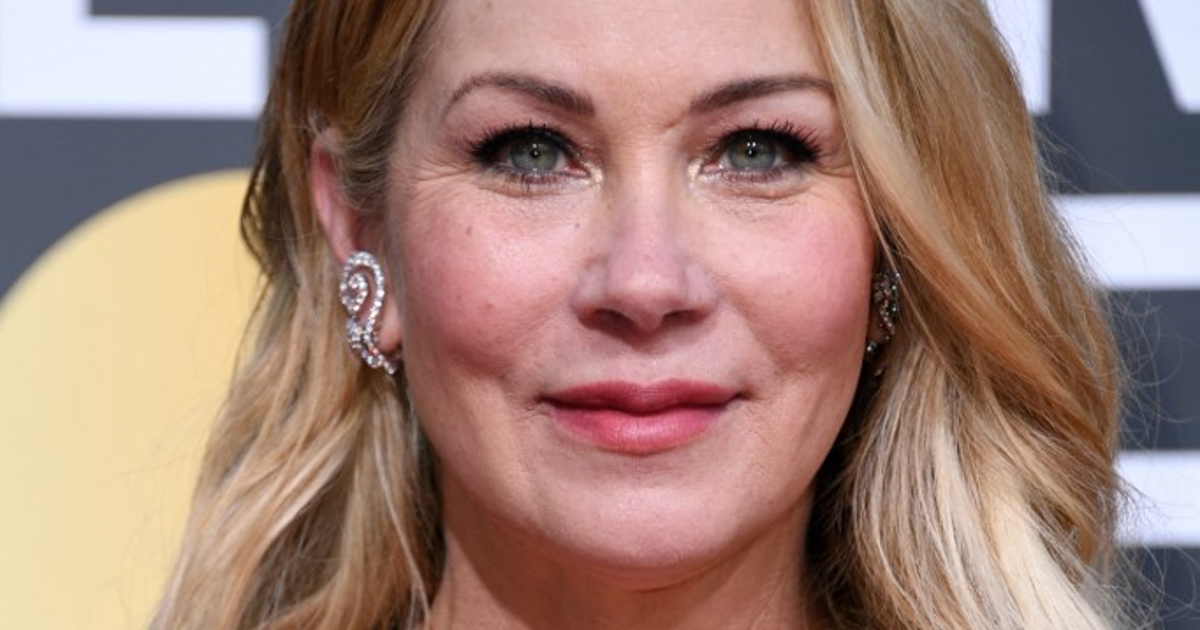 Anorexiájáról vallott Christina Applegate: „Azt akartam, hogy kilátszódjanak a csontjaim” - Elle