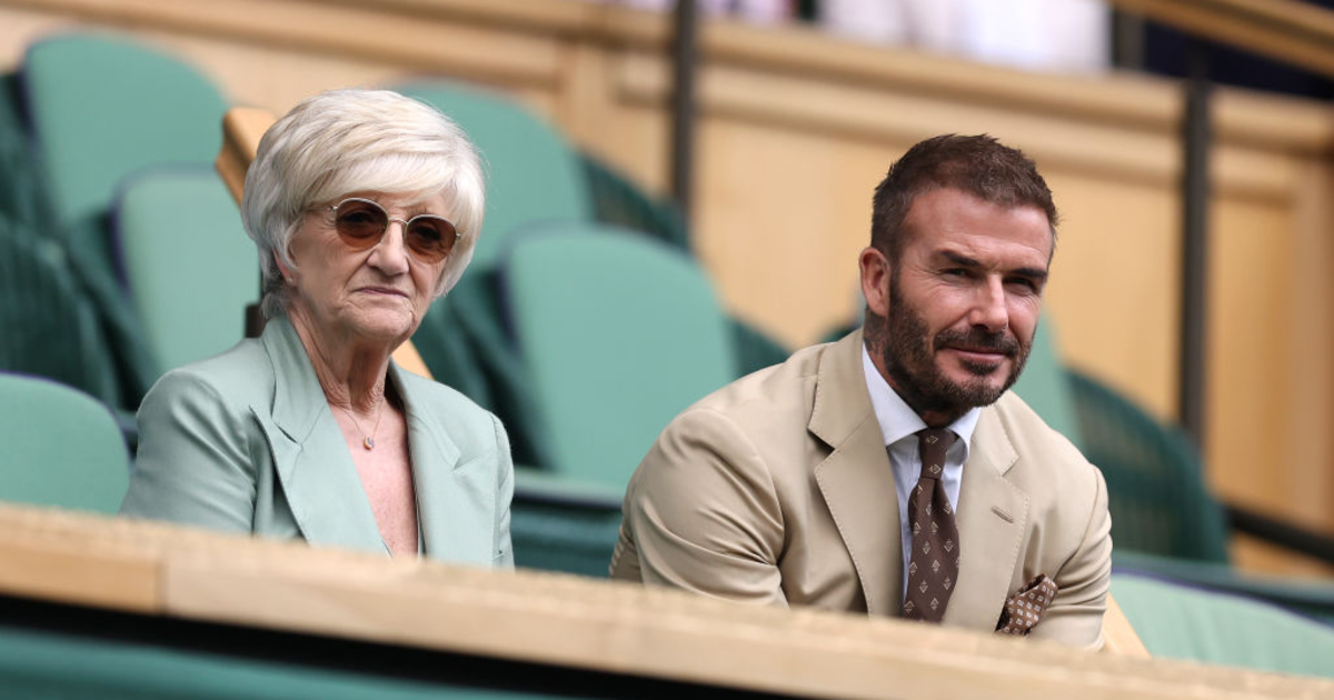 „Sírt, amikor megérkezett” – David Beckham meghatót posztolt a lovaggá ...