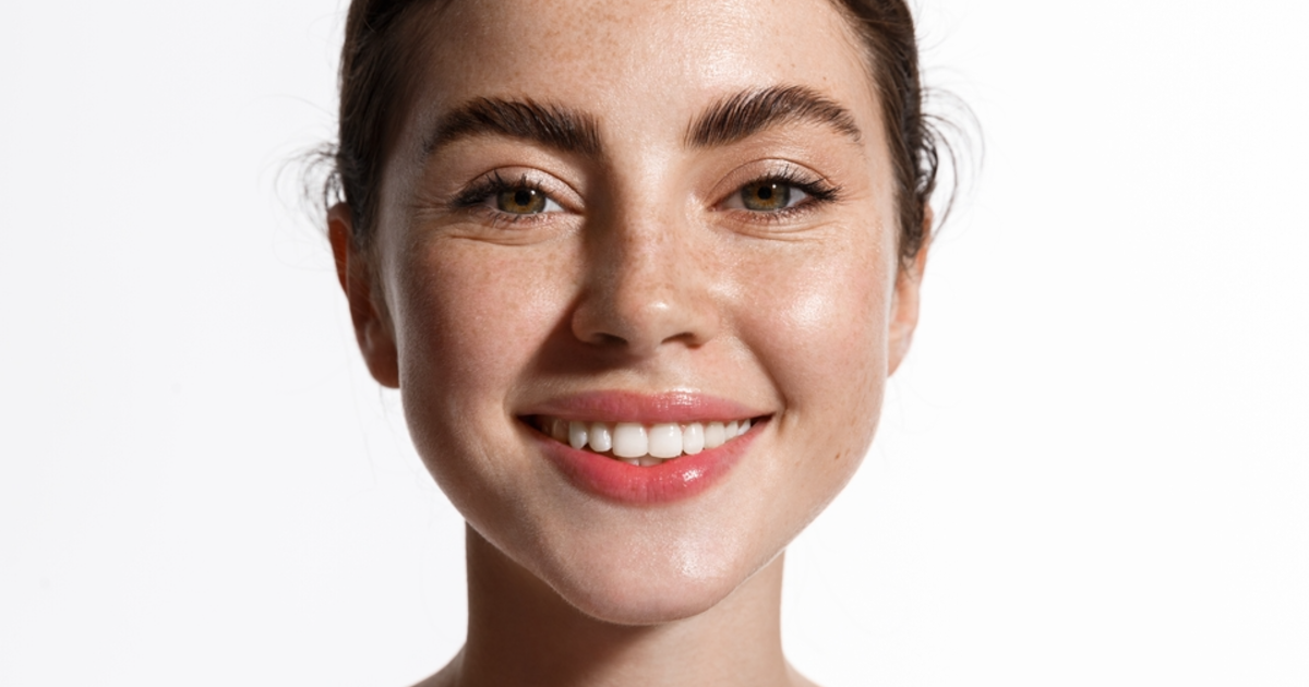 Ez kell ahhoz, hogy pár hét alatt dús, formás szemöldököd legyen - Elle