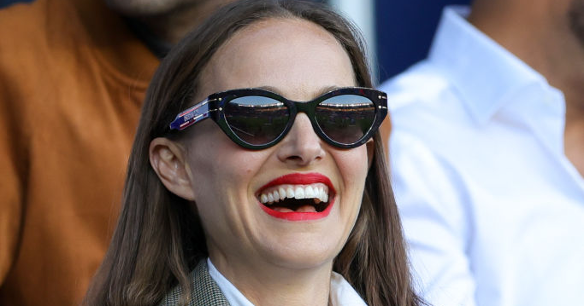 Így jelent meg először a nyilvánosság előtt Natalie Portman a megcsalás ...