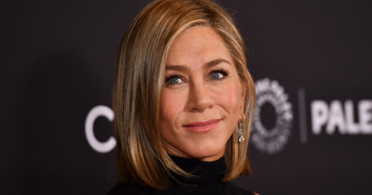 Jennifer Aniston szokatlan árnyalatot választott a nappalijába, így ...