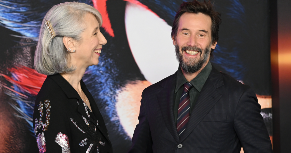 Keanu Reeves párja szerelmes fotókat osztott meg magukról – jó rájuk ...