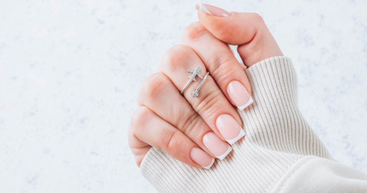 Így készítheted el a legdivatosabb francia manikűrt a szakértők szerint ...