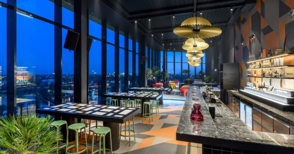 A bolygószerű hotel, amit mindenkinek látnia kell! - Elle