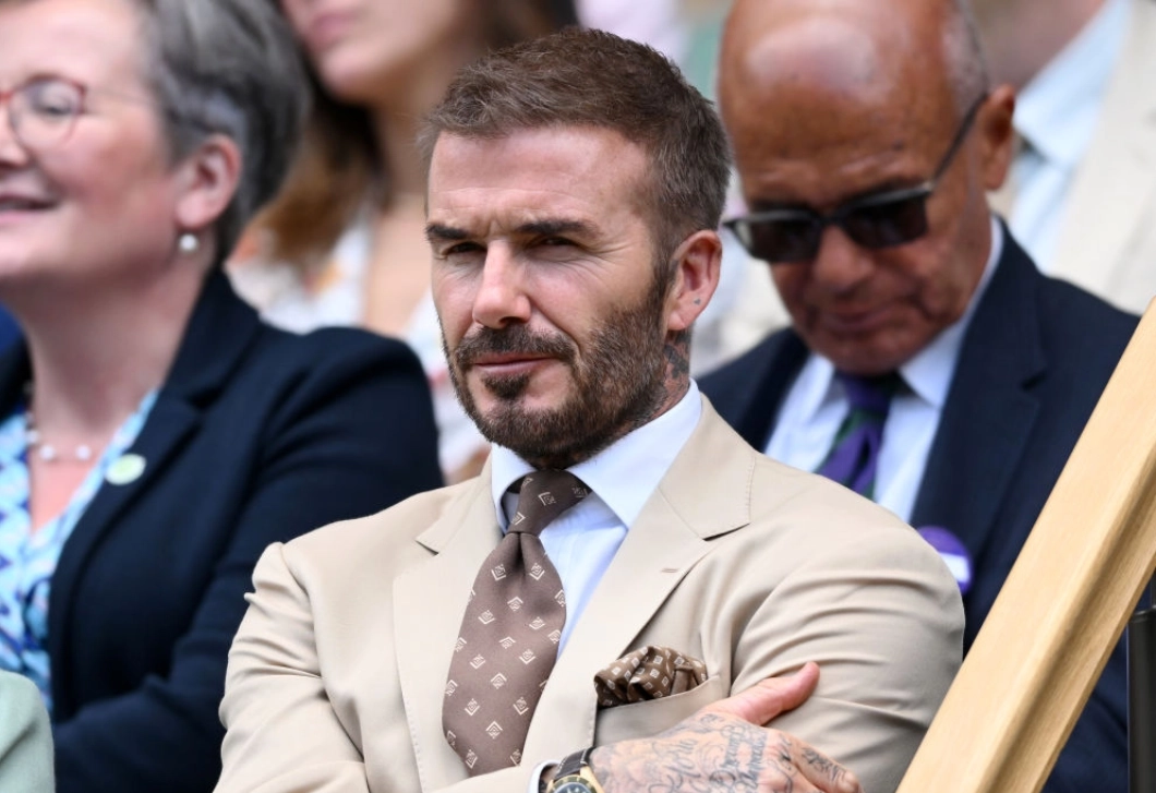 Videó: David Beckhamen nevet ma mindenki, így még senki sem sétált ...