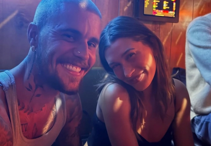 Hailey Bieber áttetsző Gucci ruhájáról beszél most mindenki – fotókon a ...