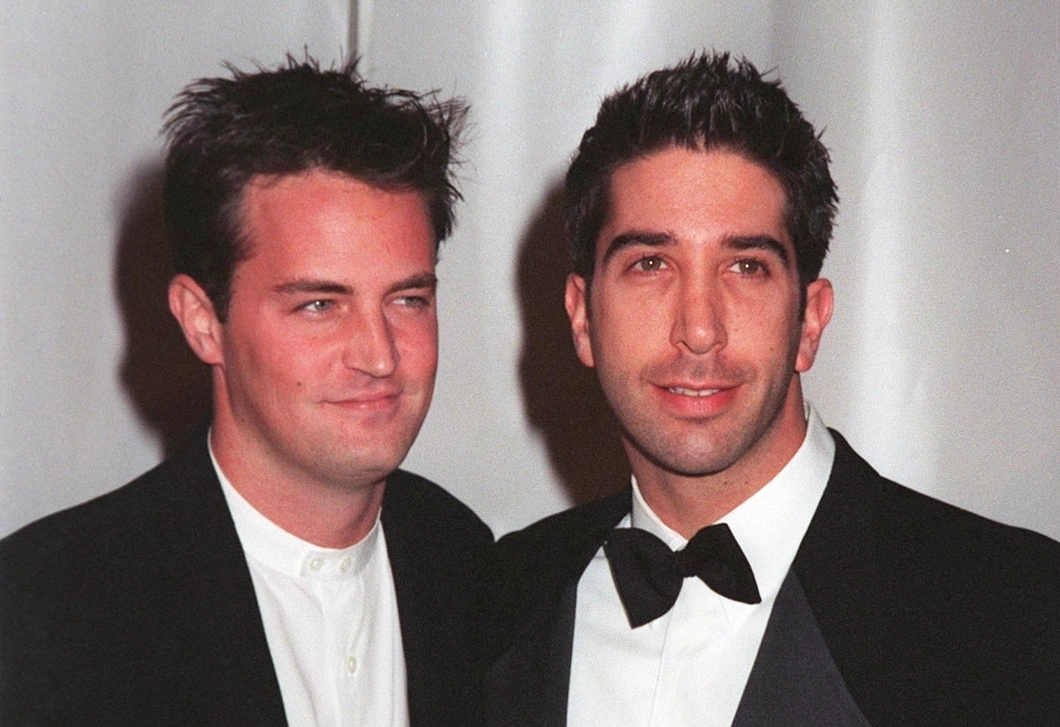 Matthew Perry halála óta először kapták lencsevégre David Schwimmert ...