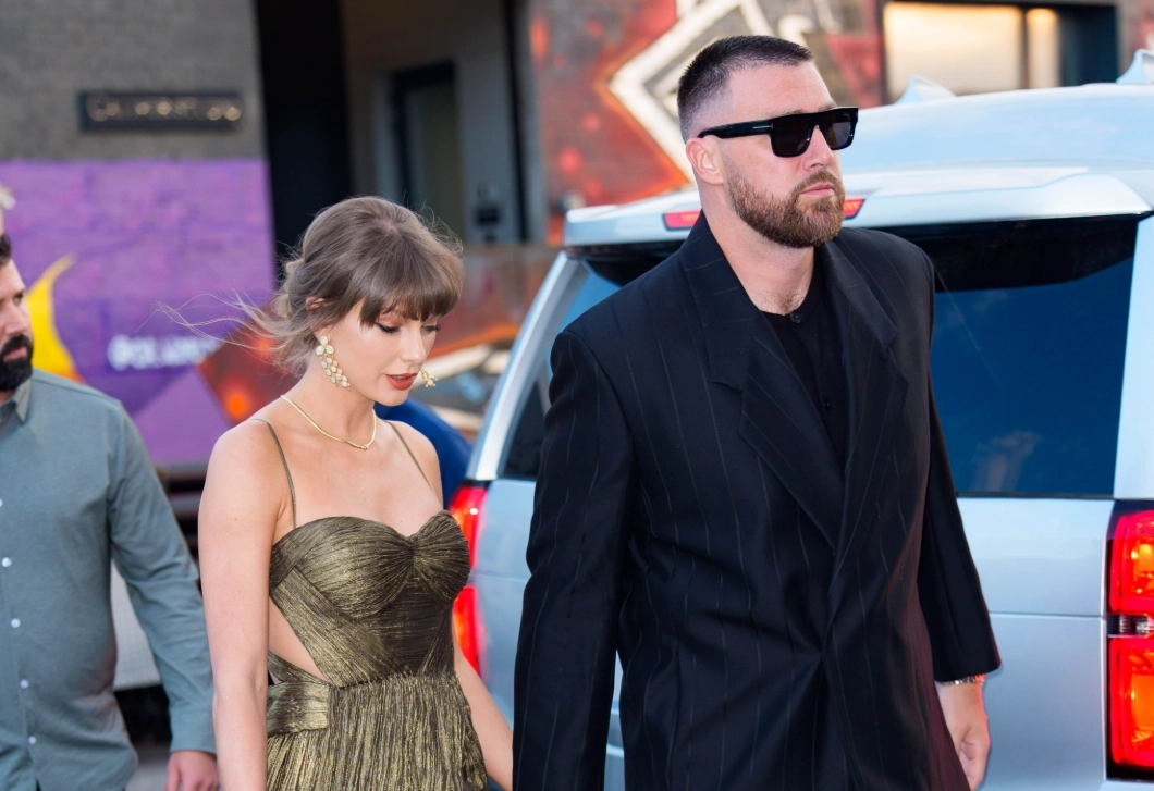 Igazi sztárparádénak ígérkezik Taylor Swift és Travis Kelce esküvője ...