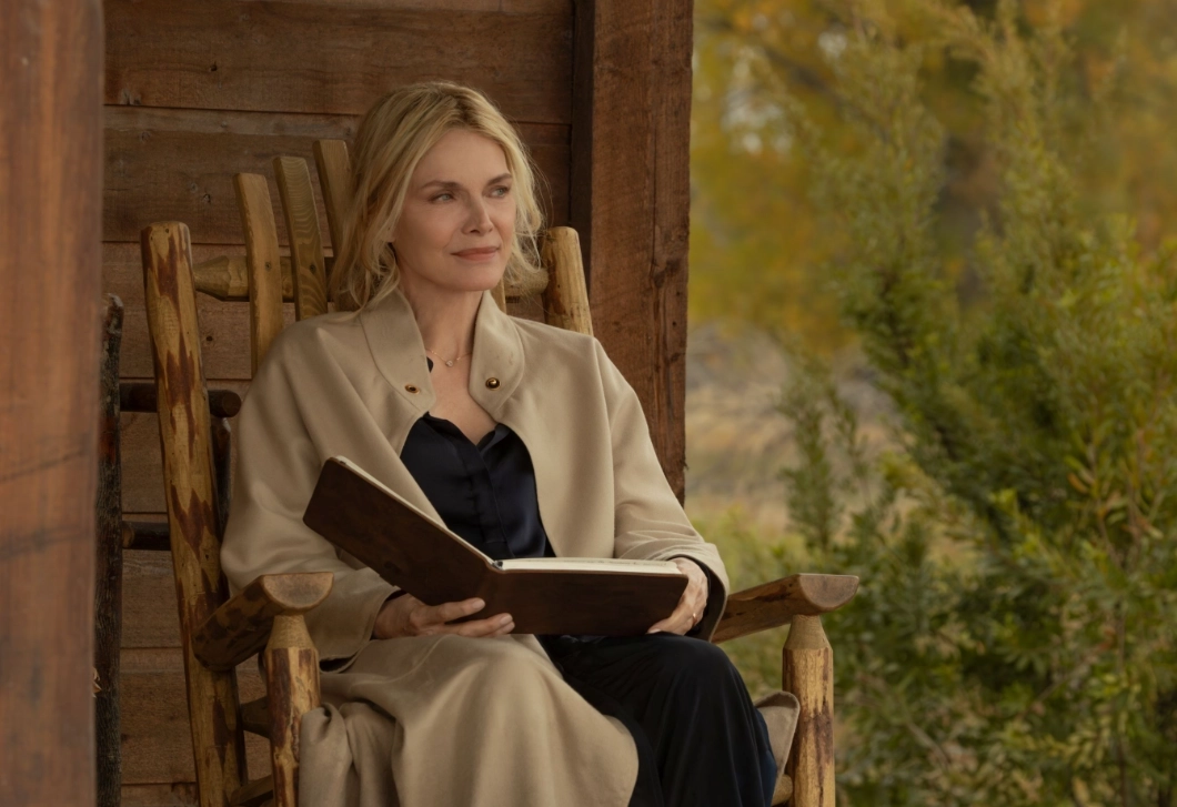 Michelle Pfeiffer és Kurt Russel szereplésével hódítja meg a ...